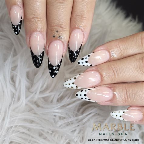 Marble Serving Serious Nail Inspo Obsessed With This Polka Dot