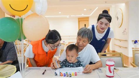 Споделена грижа за деца и възрастни