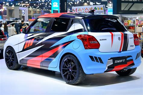 Suzuki Carry ซูเปอร์มาร์เก็ต Swift สปอร์ตแฮทช์แบ็ก ในมอเตอร์โชว์