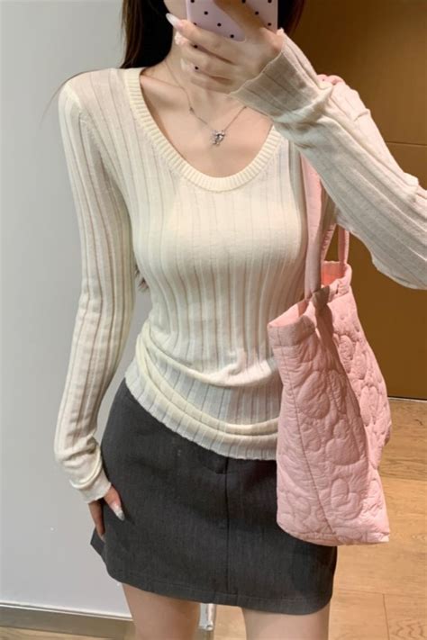 핑크프릴 주아이 브이넥 긴팔 슬리밍 니트 스웨터