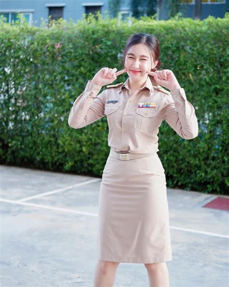 เปิดวาร์ป ครูพิงค์กี้ รักษิณา คุณครูคนสวยสอนวิทยาศาสตร์จากโรงเรียนพิณ