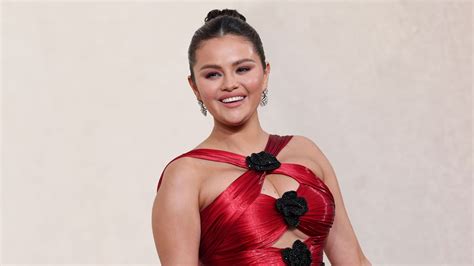 Selena Gomez Posts Powerful Then And Now Swimsuit Photos With A Message
