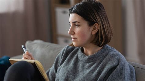 11 Brilliant Ways Introverts Make The Most Of Their Alone Time Yourtango