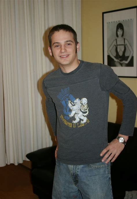 Homens Pelados Chupando O Pau Do Amigo