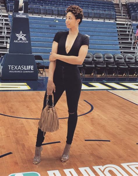 Isabelle Harrison Feet