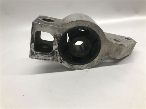 2011 VW GOLF VI 5K1 2.0 GTi Right Front Lower Suspension Arm Bracket ...