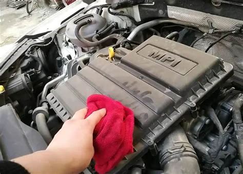 开空调发动机故障灯亮 有驾