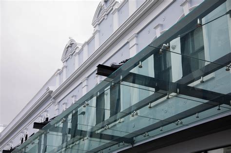 Glass Canopies Modern Entrances And Outdoor Spaces Metro Performance