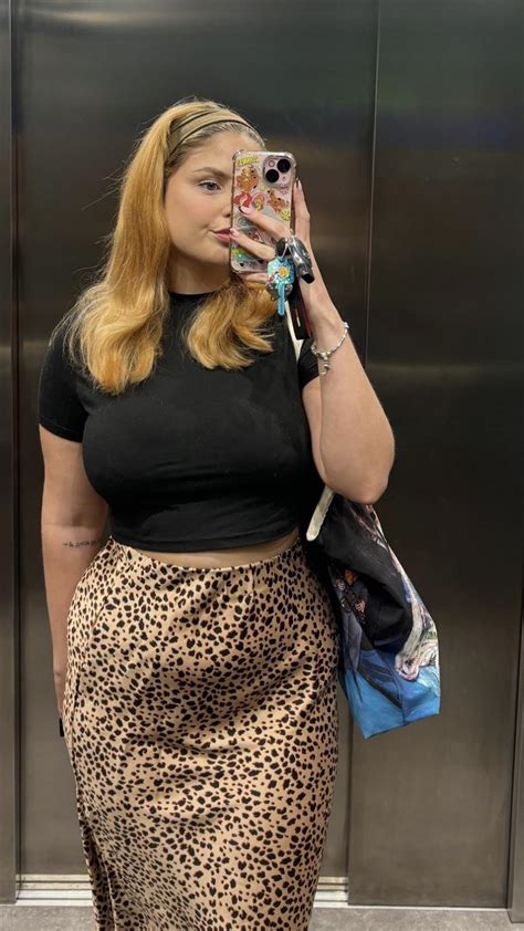 Elevator R2busty2hide