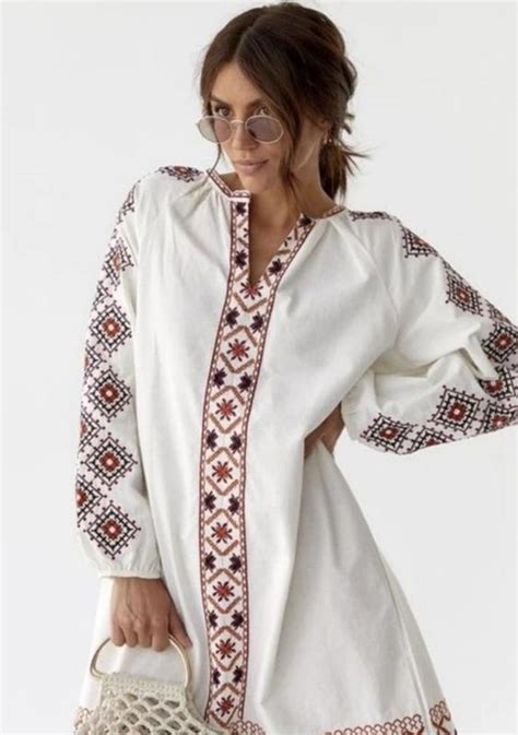 Сукня вишита — ціна 690 грн у каталозі Сукні міді Купити жіночі речі за доступною ціною на Шафі