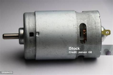 전자 프로젝트 드릴 모터 교체 및 Cnc 기계를 만드는 데 사용되는 높은 토크와 낮은 작동 소음을 가지고 Dc 모터 또는 775