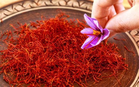 10 Foods To Put You In The Mood For Date Night