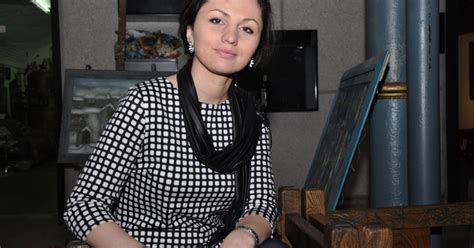 ქალის ხელით შექმნილი საოცრებები თანამედროვე ოქრომკედი ფოტო Marao