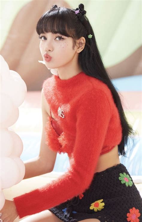 Lisa Visual Battle Lisa Vs Russian Model Dasha Taran The Outlander Who Caught The Wind