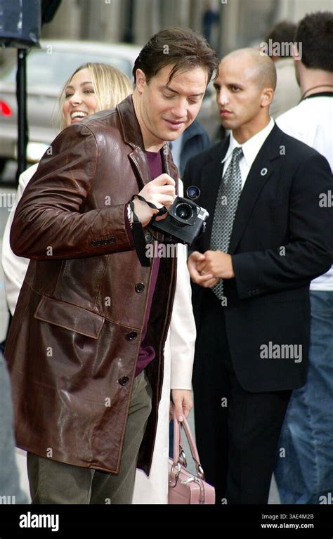 Nov 09 2003 Hollywood Ca Usa Actor Brendan Fraser Taking Pictures