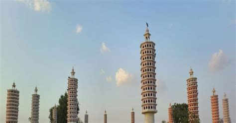 ये है चिड़ियों का अपार्टमेंट 17 बिल्डिंग्स में रहती हैं हजारों