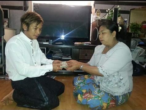 ဘဝတူလောကသားတွေအခတ်အခဲကို တက်နိုင်သလောက် ကူညီပေးခဲ့တဲ့ ခင်လှိုင်နှင့်ဂွမ