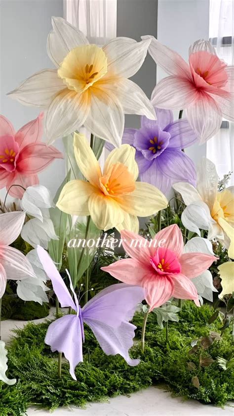 어나더마인🌿 자이언트플라워 페이퍼플라워 실크플라워 여의도 전경련회관 플라워and나비 포토존 설치🩵 📍현재 수업은 9월 일정으로 조율 가능합니다 수업과 제작