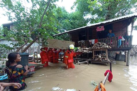 ငါန်းဇွန်မြို့နယ်၌ ရေဘေးသင့်အိမ်ထောင်စုများအား ဘေးလွတ်ရာသို့ ကူညီပြောင