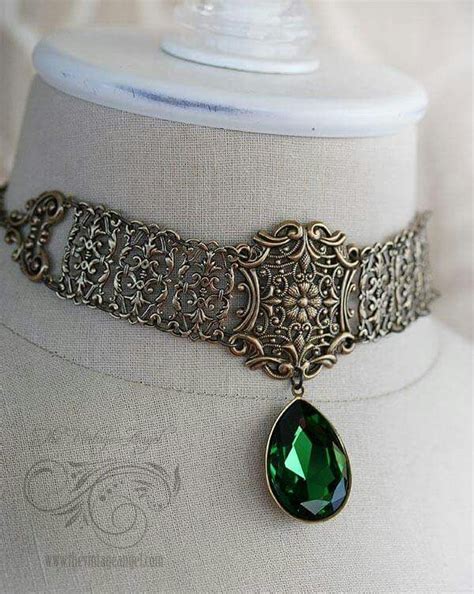 Victorian Oxidized Emerald Green Finish Octagon Drop Necklace Split
