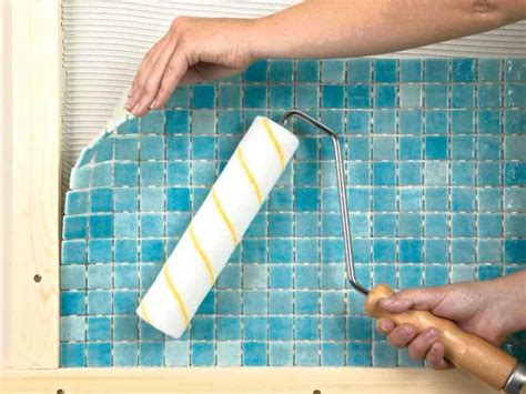 Как приклеить мозаичную плитку на гипсокартон