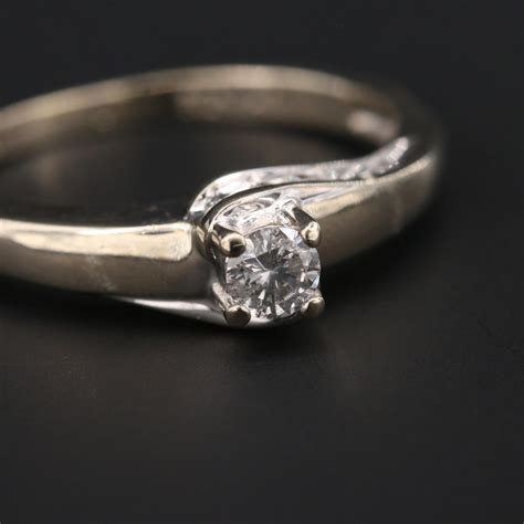 10k White Gold Diamond Ring Ebth
