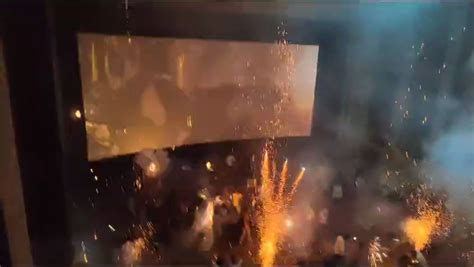 ផ្អើលរត់ជាន់ជើងគ្នាដោយសារការដុតកាំជ្រួចក្នុងរោងភាពយន្ត Khmer Breaking News