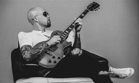 Perths Bluesy Road Worn Virtuoso Tim Roose Delivers A Heartfelt