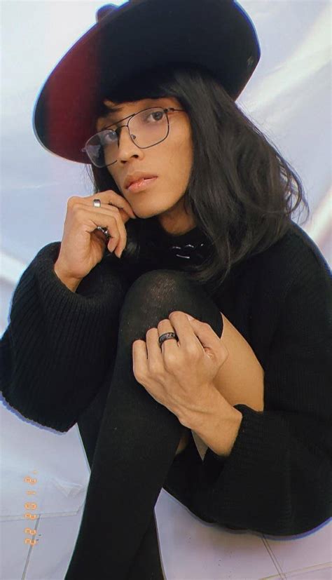 I Feel Smoll When I M Wearing Thigh Highs Scrolller