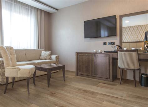 Metroflor Déjà New San Marcos Oak Worn Sienna Floori