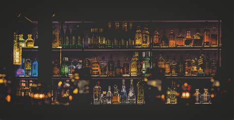 33 Hilarious ‘man Walks Into A Bar Jokes That Will Have You Rolling