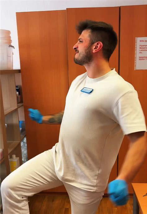 Tabletten Mal Anders Pflegekräfte Im Humor Tiktok