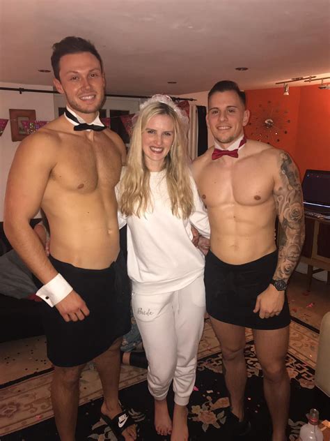 Readings Finest Unforgettable Cocktail Classes With Buff Bubbly Butlers