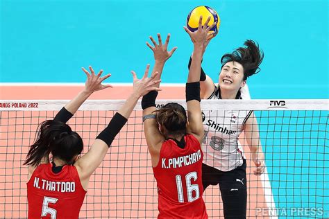 높이 살리는 여자배구 황민경