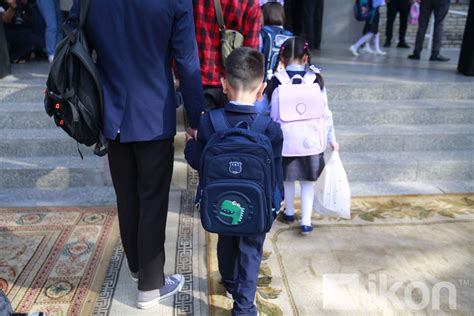 “Бага ангиудын сурах бичгийг шинэчилснээр сурагчдын цүнх хөнгөрч гэрийн даалгавар буурна“