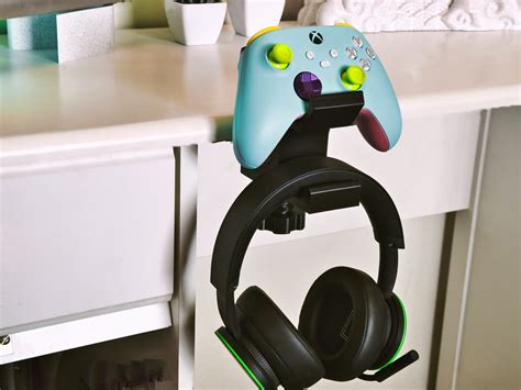 Stl File Universal Controller Headset Desk Mount 🎲・3d Print Model To