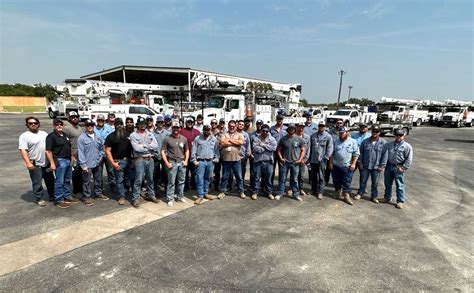 Pec Workers Help Restore Power To East Texas Town
