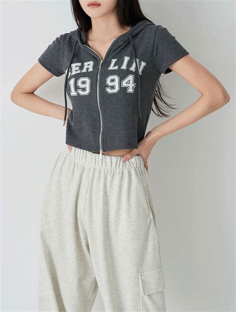 포스티 💗봄여름신상💗 Y2k 와플 투웨이 레터링 반팔 크롭 후드 집업 Jd43b3 맨투맨 지퍼 숫자 트레이닝 츄리닝 슬림 숏 데일리 나들이 여행 스트릿 꾸안꾸 마실