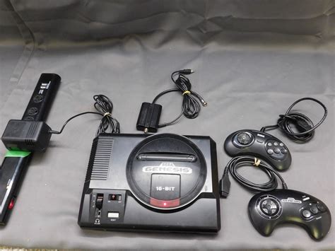Sega Genesis 16 Bit Console 2 Controllers Power And Rf