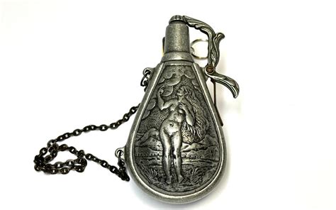 Erotika Prachovnice na střelný prach s vyobrazením ženy akt Aukro