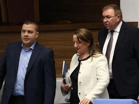 Антибиотиците и противовирусните лекарства безплатни за деца до 7 години реши бюджетната комисия