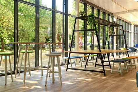 Relic Cloud Resimercial Table For Collaboration