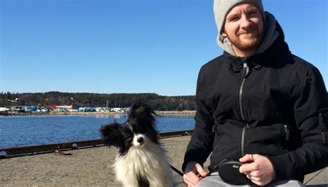 Han Bruker All Fritid På å Utvikle Egen Hunde App Tar Betalt I Lykkelige Gjenforeninger