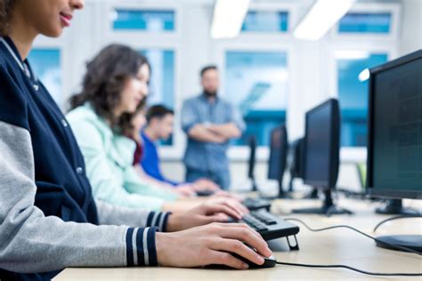 the best computer science associate degree jobs after college