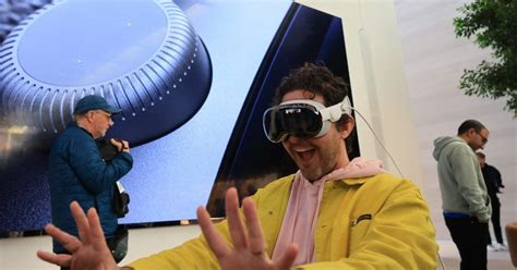 애플 비전프로 뜯어보니…일본 부품 42 ·한국 부품 13