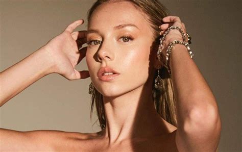 Ester Expósito Se Desnuda Y Muestra Su Cuerpo Con Fotos Veraneras Tn8tv