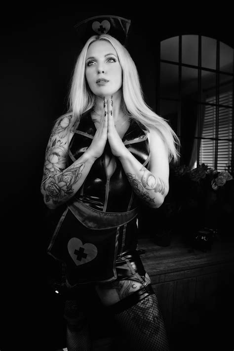 Miss Grace on Twitter: "RT @MistressGraceMg: Pray for your sins this ...