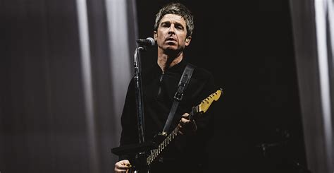 Robert Smith Se Aventó Un Gran Remix Para Pretty Boy De Noel Gallagher