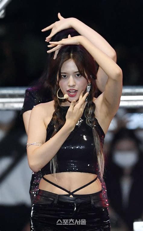 포토 아이브 안유진 카리스마 넘치게 네이트 연예