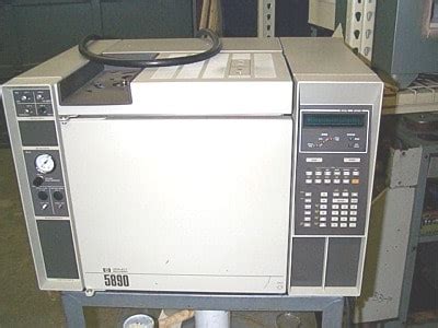 Gas Chromatograph Hewlett Packard 5890 Series II Plus Single Injector And Single Detector With